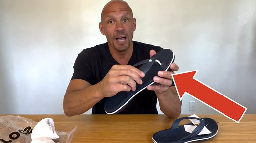 Watch Crocs Unisex-Adult Crocband Flip Flop - UNBOX and REVIEW on Amazon Live