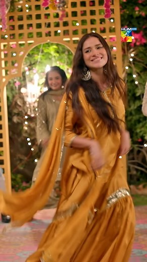 Dekho Kitna Hai Manchala Dil Mera! ❤️😍✨ The First Mega Episode Of #KhwabonMeinMili Hits Your Screens Sunday, 9th November At 9:00 PM, Only On #HUMTV 💫 #KhwabonMeinMili #MominaDuraidProductions #AashirWajahat #AdnanRazaMir #AenaKhan #AmeemaSaleem #KifayatRodani #AliMasudSaeed #MominaDuraid | HUM TV