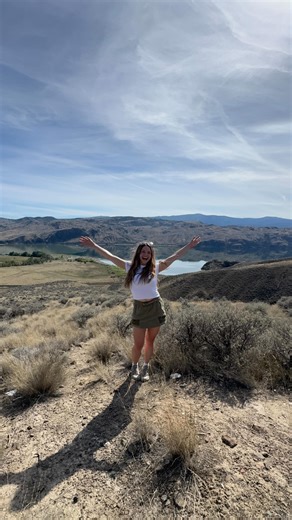 Ecological connectivity keeps habitats linked, so wildlife can move safely to find food, mates, and shelter. The Okanagan Mountain–K’nmalka Wildlife Corridor stretches ~65 km, linking Okanagan Mountain Provincial Park and Kalamalka Lake Provincial Park. It’s the last remaining low-elevation wildlife route on the east side of Okanagan Lake, BC and supports one of Canada’s highest concentrations of species at risk across grasslands, shrub-steppe, and forests. The Okanagan Mountain–K’nmalka Wildlif