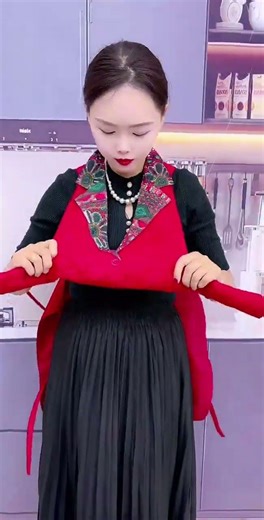 Stylish ethnic kitchen apron with beautiful patterns comfortable fit, protects clothes #KitchenStyle