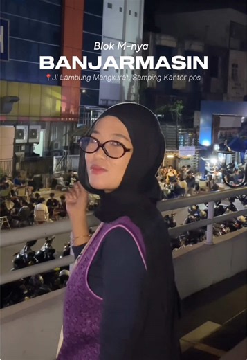 katanya bakal jadi Blok M-nya Banjarmasin nih! rame sih tempat tongkrongan nya, untuk yang jualan masih ada beberapa, tapi udah rame aja orang orang nongkrong disini, menurut kalian gimana?? 📍Jl Lambung Mangkurat, Samping Kantor Pos #banjarmasin #tempatnongkrongbanjarmasin