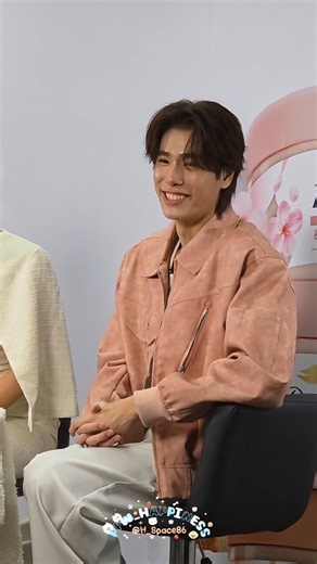 Phuwin can't stop laughing #pondphuwin #ppnaravit #phuwintang #phuwin #MeAndTheeSeries #gmmtv