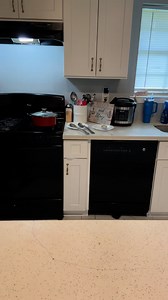 ✨ Pizza bagels > Domino’s, especially when Chloe is the chef’s assistant! 🍕👩🏽‍🍳 Watching her light up in the kitchen reminds me it’s not about perfection, it’s about presence. These little moments—messy counters, cheesy hands, and strawberry smiles—are the memories I’ll hold onto forever. 💕🍓 Quick, fun, and kid-approved lunch idea: pizza bagels Nutella strawberries = happy kids, happy mama.👩🏽‍🍳 Moms, don’t stress the small stuff—let them help, let them learn, let them feel important. Th