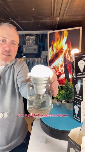 DEBAOBULB Rechargeable Emergency Light Bulbs Battery Powered LED Light Bulb 6000K Daylight E26 120