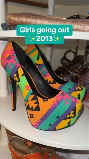 NaNcE 💖 Putignano on Instagram: "Making a statement in these bold, aztec Charlotte Russe heels, liquid leggings & sheer button down top in neon green 😮‍💨 #2013 #2010s #fashiontrends #nostalgia"