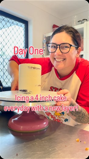 Day One - Icing a 4 inch cake with a new layer everyday. What colour shall I do first up? Shout out to my OG bestie @bee_wilson_ for the brilliant idea! T-shirt limited edition from @cass.danson #cakedecorating #cakedecoratingvideos #cakelayers #sunshinecoastcakes | Frosting Cakery