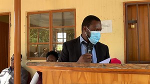 Bangwe ba batsadi le gopolana ha pele ga bana-MORETI Mothusa modulasetilo wa NWDC, Vepaune Moreti are batsadi bosigo ha ba dira thulaganyo ya ko Jwaneng ha pele ga bana. One a bua se ko Phuthegong ya kgotla ko Wenela. | Nhabe Insight Press