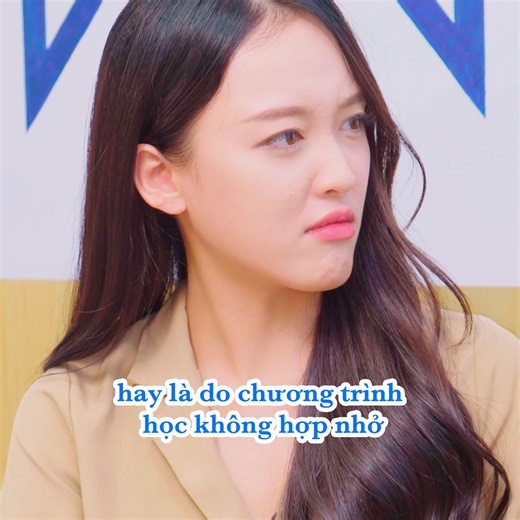 ĐỪNG VỘI CHỌN TRƯỜNG CHO CON KHI CHƯA TÌM HIỂU VỀ APOLLO ENGLISH Bố mẹ đang tìm kiếm một trung tâm Anh ngữ uy tín cho con? Đừng vội chọn trường cho con khi chưa tìm hiểu về lộ trình Anh ngữ “đo ni đóng giày" cho thành công của chính con. ✅ Chuyên gia: 30 năm kinh nghiệm tại Việt Nam với đội ngũ giáo viên và hệ thống vận hành chuẩn quốc tế được giám sát bởi International House. ✅ Sự thấu hiểu: Phương pháp và nền tảng học tập hiện đại, tin cậy cho phép theo sát, đánh giá liên tục giúp nhận biết nh