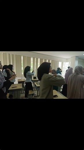 ingasalati on Instagram: "Icebreaking... #PGMIUika #microteaching"