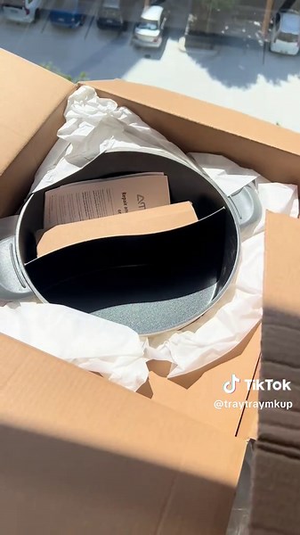 Unboxing the Aldi Electric Dual Hotpot in Australia