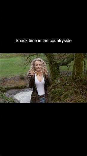 Actual footage of when I bring out the ginger nut biscuits. 🤣 #snack #mashup #countrysideliving