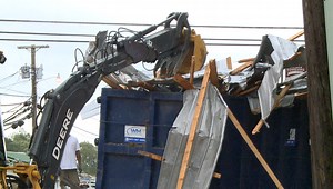 Decatur County residents clean up storm damage from Monday night - WBBJ TV