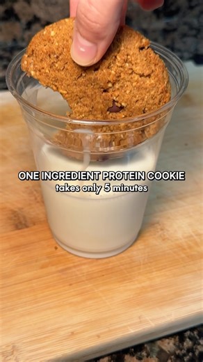Laith on Instagram: "ONE INGREDIENT PROTEIN COOKIE🍪 RECIPE ⬇️ Ingredients: One Wella Super Protein Cookie. (I discovered this revolutionary ingredient after years of trial and error, countless failed batches, and a deep emotional journey through my local grocery store. Simply remove from packaging and consume. If you don’t have this ingredient, I recommend going to the store). #proteincookies #highprotein #mealprep #leanbulk #healthyfood #quickrecipes"