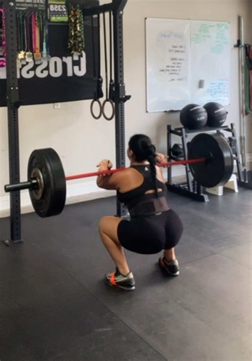 Can you hit it for 3? 🤫 #fyp #latinas #strongwomen #crossfitgirl #gymtok #gymgirlsoftiktok #strengthtraining #marathontraining