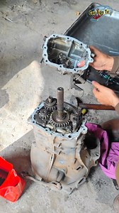 60K views · 1.1K reactions | Gear Stuck Problem - Mnaual Gear Transmission Repair #reels #mechanic #fypシ゚ | Car Tips Tv | Facebook