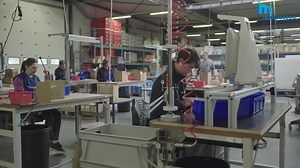 Mariasteen eerste Europese bedrijf met Light Guide Systems op de werkvloer