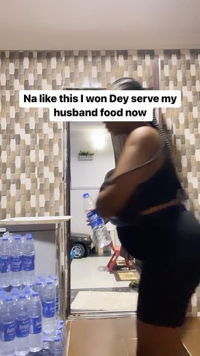 OSABOUHIEN OLUCHI MARY on Instagram: "Na like this I don Dey serve os food now After 2 weeks of nodding for belle at least he go get 2 packs. Make we use that one start‍♀️‍♀️‍♀️ . . Have you ever been scammed on Instagram ? Follow/Dm and report your Scam Cases to @Chinnysblogpolice @chinnysblogofficial"
