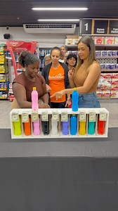 Bottle game: match the colors | Larissa Carreiro