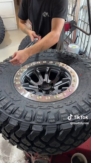 Dirty Life DT-1 y Maxxis Razr MT772: Todo sobre Beadlocks