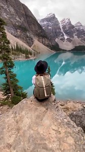 Uno de los lagos más bellos de Canadá 🇨🇦¿ya lo agregaste a tu lista? 😮 . . . . 📽️: @jonahzane_ 📍: #Canada #LagoMoraine #LocalAdventures #AventuraTuVida #ExploraElMundo #Viaje #Travel #YoViajoEn2021 | LocalAdventures