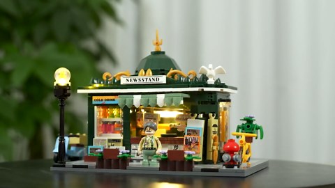 FUNWHOLE Newsstand Lighting Building Bricks Set - City Town Life Newsstand LED Light Construction Building Model Set 556 Pcs for Adults and Teen