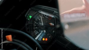Speedometer Accelerates to High Speed