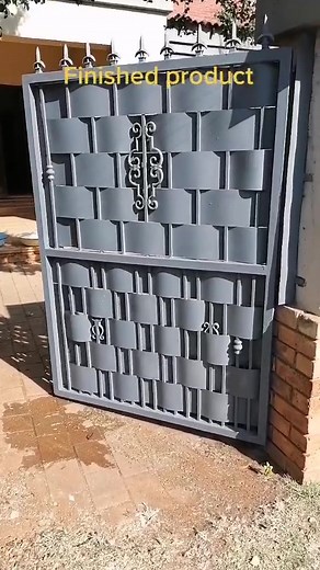 Palisade Fence Weaving and Gate Design Ideas