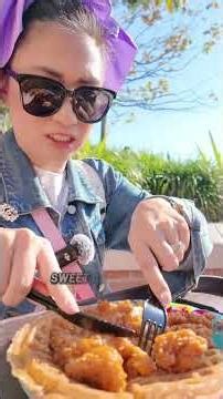 Breakfast at Sleepy Hollow in Magic Kingdom!