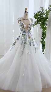 Making a corset V neck floral appliqué long wedding dress, bridal gown. Shopping link: https://bit.ly/3LuIWTM We always accept custom orders. #Dress #weddingdress #bridalgown #sewing #creative #hautecouture #custommade #prom #prom2026 #promdress #elegant #vestido #fashion #fashionweek #fashiondesigner #plussizedress #sewingproject | Miss Jophiel