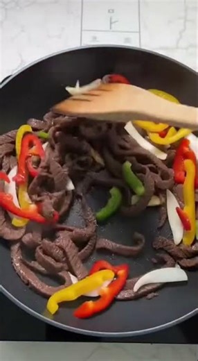 This One-Pan Beef Stir-Fry is Ready in Under 15 Minutes! #easydinner