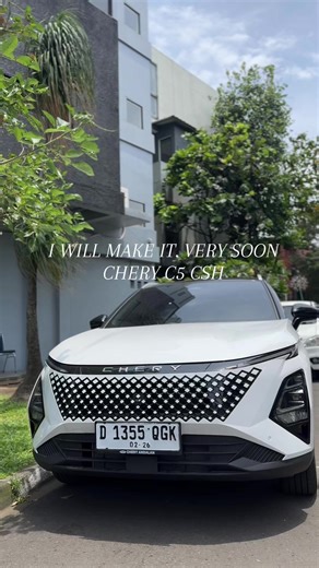 Chery C5 CSH (Chery Super Hybrid) yang meluncur di IIMS 2026 adalah SUV Hybrid efisien dengan mesin 1.5L TGDI, menghasilkan tenaga total 211 hp & torsi 310 Nm. Menggunakan transmisi DHT (Dedicated Hybrid Transmission) dan baterai 1,83 kWh, mobil ini diklaim menempuh jarak >1.000 km (full tank baterai). #fyp #c5csh #omoda #hybridcar #otrcherybandung