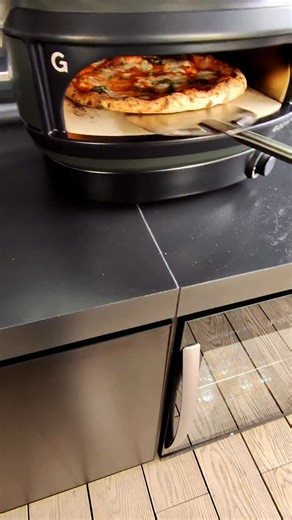 @Gozney Arc Lite Had the pleasure of putting this little beast to the test a few weeks at Gozney Hq for some cool content coming soon. It took me back in time to when i pulled those first banging pizzas out of the Roccbox and how impressed i was by the performance of such a small oven. It’s an absolute dream to use and super simple to push out epic pizza at home. Check out Gozney’s website or my link in bio for information as this drops on March 3rd. | Peddling Pizza