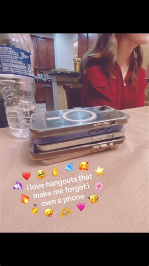 Engaging Phone Stack Game for Friends' Hangouts