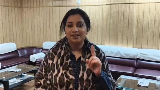 Star Playback Singer Shreya Ghoshal Conveys Best Wishes for Vande Mataram CISF Coastal Cyclothon–2026 Renowned playback #singer Shreya Ghoshal conveyed her best wishes for the Vande Mataram CISF Coastal Cyclothon–2026 while travelling through #Silchar Airport. She lauded the Cyclothon as a significant national initiative dedicated to enhancing awareness of coastal security and fostering national unity. CISF expresses its sincere gratitude to Ms. Shreya Ghoshal for her encouraging words, gracious