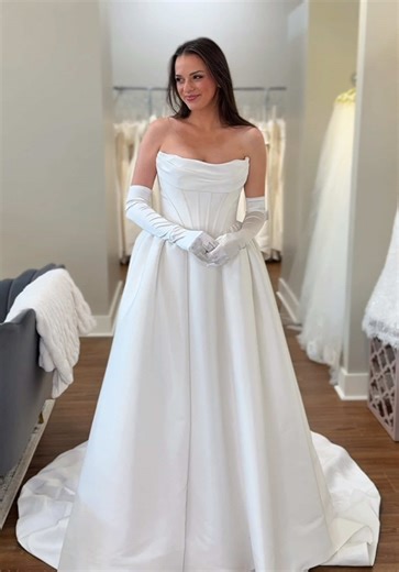Happy Bridgerton Day!!🤍💫 What’s your favorite Bridgerton inspired pick?? Book your bridal appointment online or give us a call! We carry sizes 0–34 and designers you love — Martina Liana, Essense of Australia, Stella York, Mori Lee, Jimme Huang & more. 📞 (706) 376-4598 📍 Hartwell, GA 💫 dressingdreams.com #DressingDreamsBridal #BridalStylist #bridgerton #WeddingDress #bridgertonnetflix @Nikki @Essense of Australia