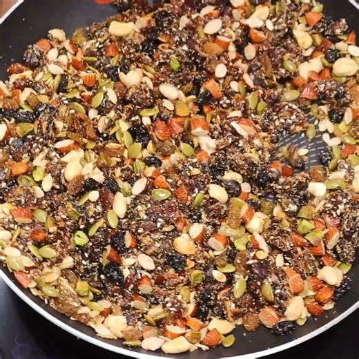 Energy bars | Nut Bars | Nutritious Bars | Healthy on the go Snack #energybars #healthyonthego #nutbar #fitnesssnacks #healthysnacks #noaddedsugar #ProteinBars #nutritiousanddelicious #energyfood Music: Artlist Twin Signals - Ticket to Vacation | Passion2cook