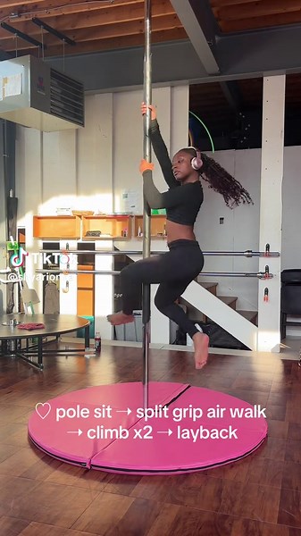 Intermediate Pole Dance Flow Techniques