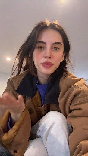 Gestural Communication Explained: Understanding Hand Signals