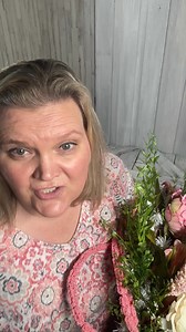 This Spring Flat Floral Table Centerpiece is perfect for any dining table, coffee table, or entryway—bringing a fresh, vibrant floral touch to your home! 🌿💐 📌 Want to learn how to make it? This design is featured in Kelea’s Design School (KDS), where I teach you step-by-step how to create floral arrangements like a pro! 🎨✨ ✨ PLUS—I have the exact supplies you need to follow along! 📺 Join KDS today & watch the full tutorial! 📦 Grab your supply list here: https://www.keleas.com/product/kds-t