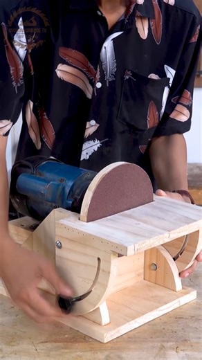 Old Motor transformation sanding disc for DIY Disc Sander #Woodworking #DIY #carpentry #reelsfb #videoreelviral | Woodworking TV