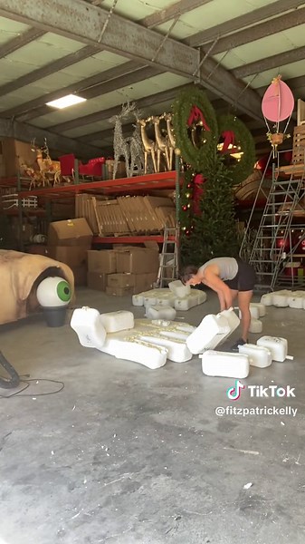 Quick sneak peek of me putting the skeleton hand together first thing this morning so we could figure out what adjustments we needed to make. Full video of that process will be posted tomorrow. Enjoy this throwback tune and one of my forever favs 🤪 Thank goodness for Alan Perkins and his instructions on instructables.com. He went into so much detail and provided plenty photos of his build several years ago that really helped us with ours. #halloween #halloweendecor #halloweendecorations #hallow