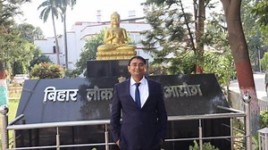 BPSC Success Story: एयरफोर्स... फिर डिविजनल मैनेजर, अब बनेंगे कल्याण पदाधिकारी; पढ़िए मनोज की सफलता की कहानी - BPSC 67th Final Result 2023 Manoj Kumar Yadav Qualified in BPSC Exam become divisional manager Read story