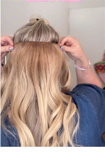 Our volumizing halo hair extensions add a subtle boost of volume to thin, fine hair - in a non-permanent and non-damaging way ✨. Just one piece, you can add thickness to your hair in a matter of minutes! Shop yours from Frontrow, South Africa’s most trusted hair extensions company. #hairextensions #clipinhairextensions #hairtutorial #thinhair