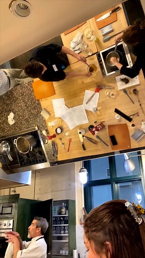 Spice up your night with a cooking class 👨‍🍳 Join us for a cooking classes at one of our 50 locations. 📸@meg_brophy | Sur La Table