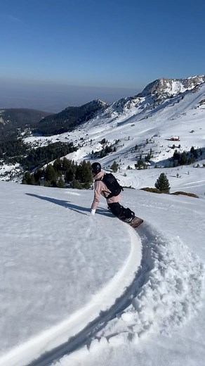 Nitro Snowboards on Instagram: "Simplicity @celia.petrig On the DROP! #snowboarding #NitroDrop"