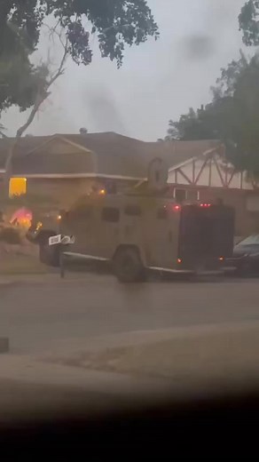 Video footage of the police raid in Oak Cliff yesterday | Dallas Texas TV