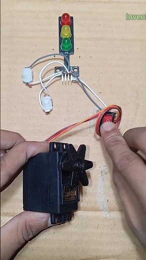 Run mini traffic light mechanism with servo motor • Dc Motor