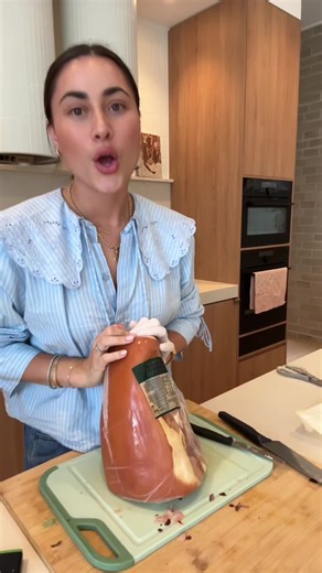 Drunken Pulled Maple Ham… this is the best if you plan on putting it on rolls! #Christmas #christmasham #recipe #cooking