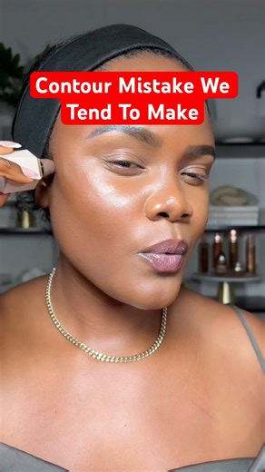 Let's just say... this changed how my contour looks forever ••