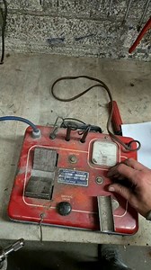Using a growler to test an induction rotor. #testing #growler #electricalfault #electrical #faultfinding #componenttesting #tools #toolrepairs #deandohertygreaser | Deandohertygreaser